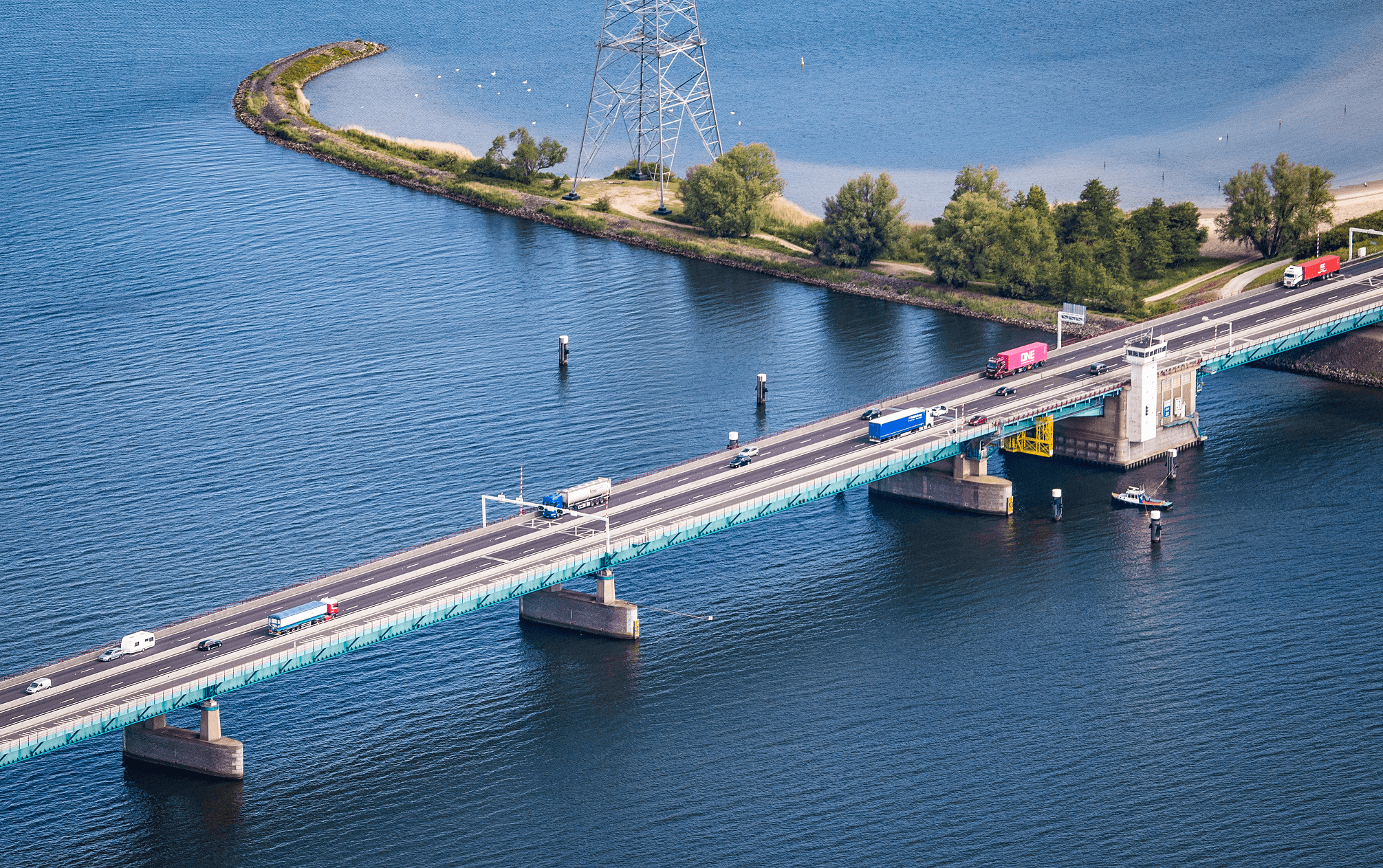 Haringvlietbrug zeven nachten gestremd in april en mei - Gemeente ...