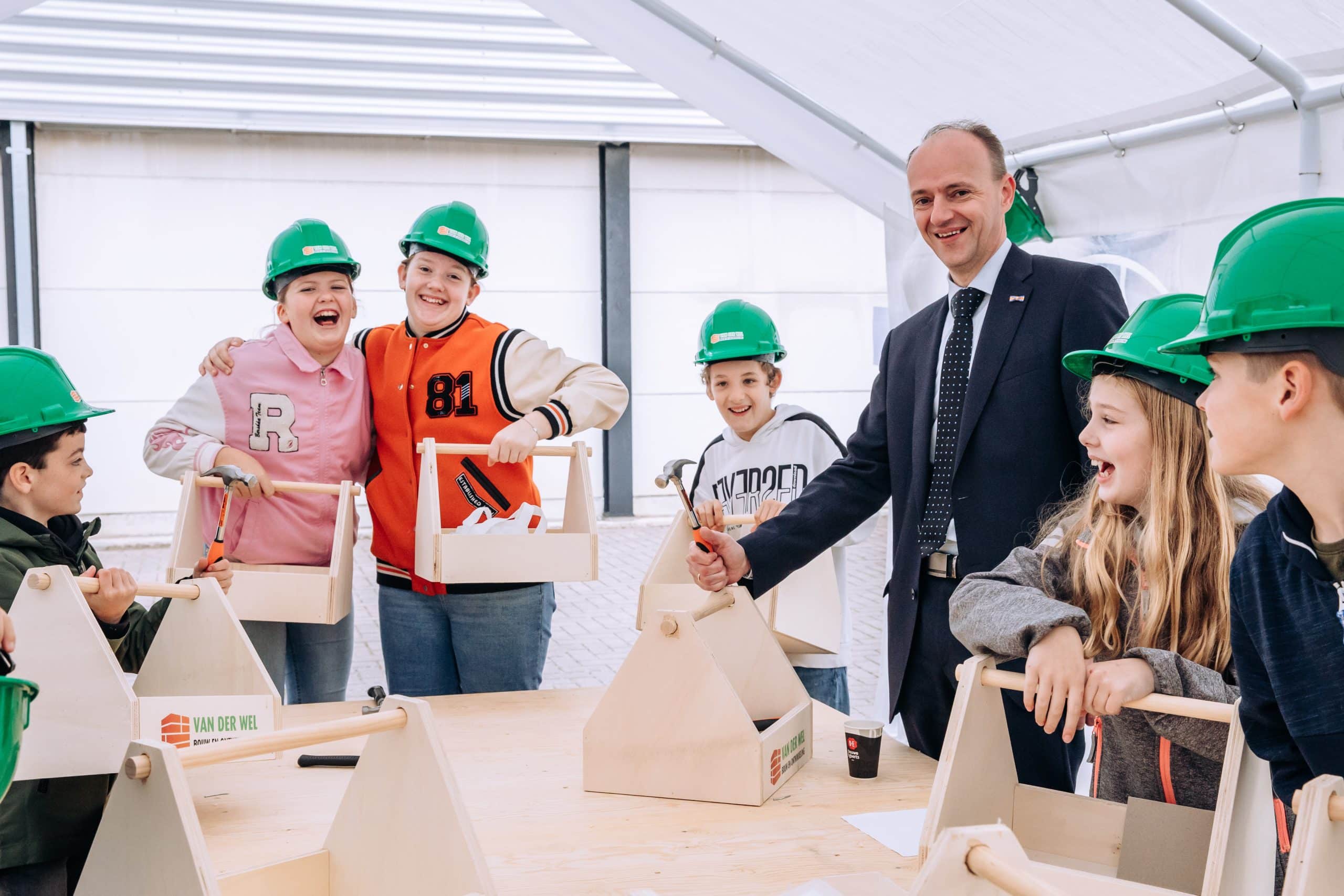 Bijna 500 leerlingen maken kennis met techniek tijdens het Techniekfestival - Gemeente Hoeksche ...