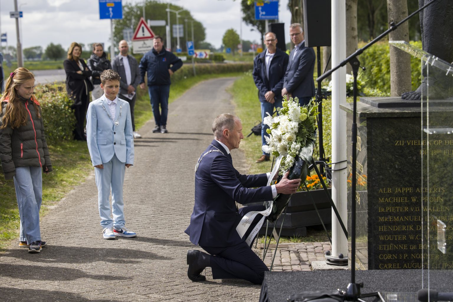 80 jaar vrijheid in de Hoeksche Waard: oorlogsslachtoffers herdenken en vrijheid vieren ...